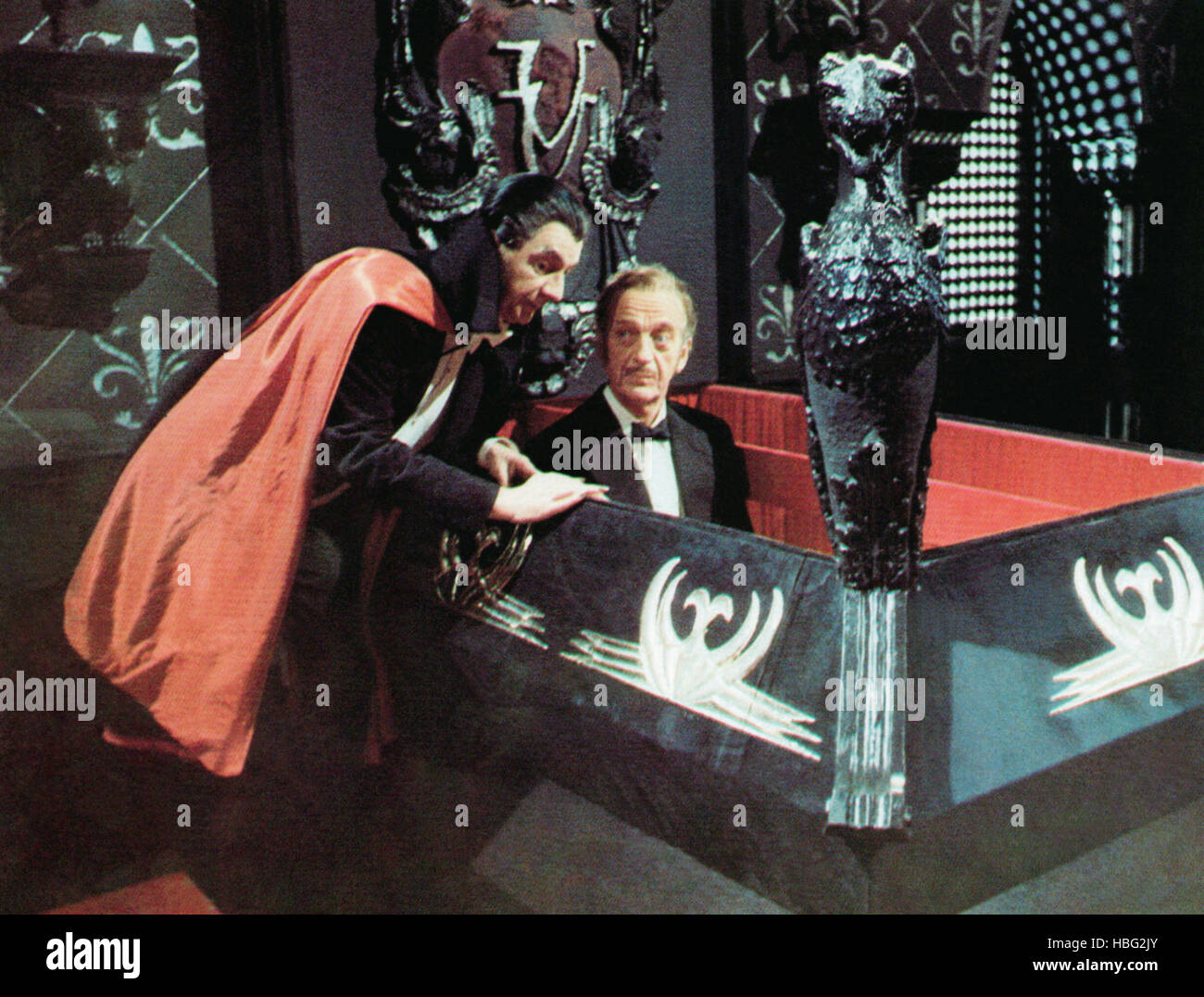 VAMPIRA, (aka OLD DRACULA), from left: Peter Bayliss, David Niven, 1974 ...