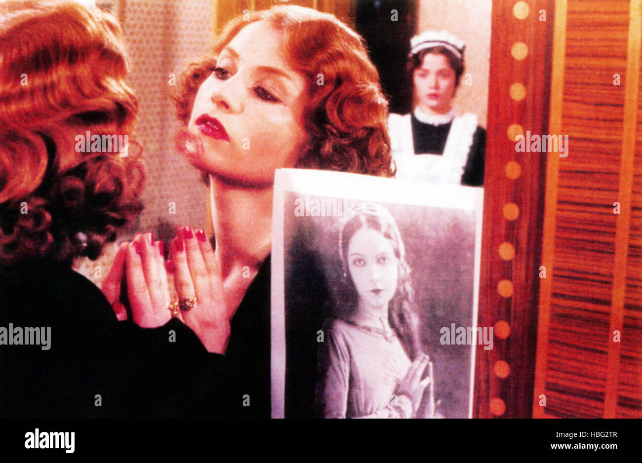 VIOLETTE, (aka VIOLETTE NOZIERE), Isabelle Huppert, Lillian Gish (in ...