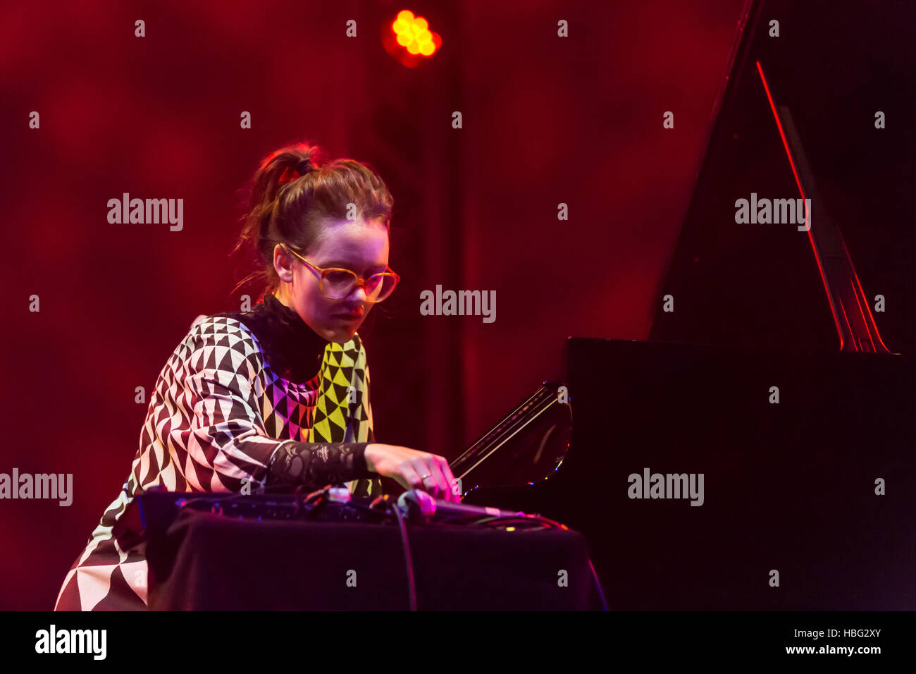 Icelandic singer hi-res stock photography and images - Alamy