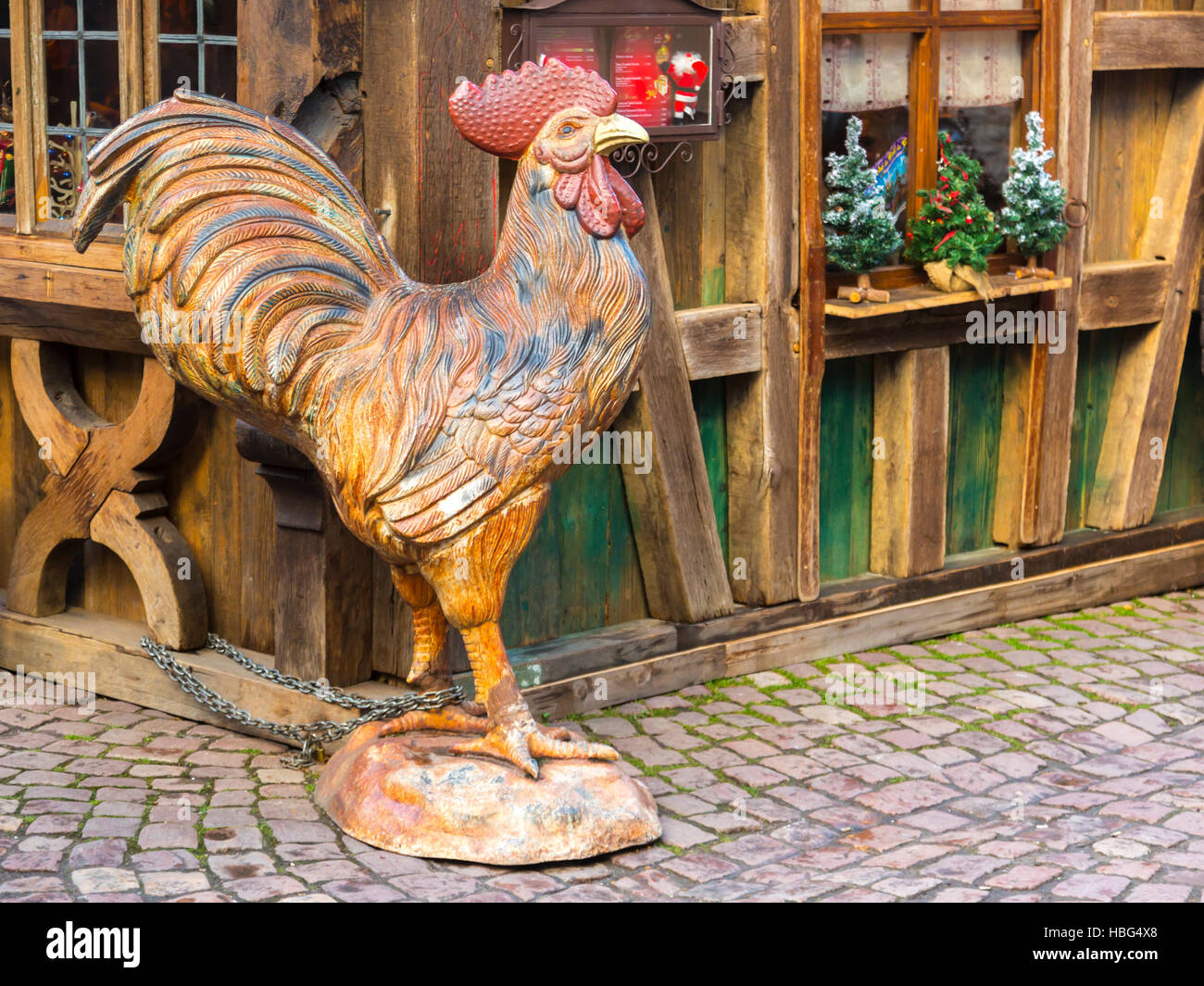 Wooden rooster hi-res stock photography and images - Alamy