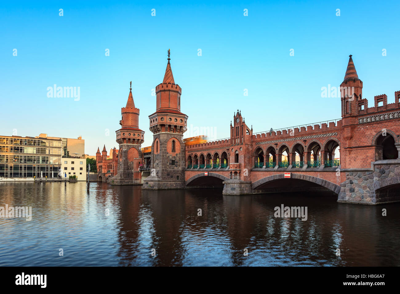 Oberbaum bridge, Berlin, Germany Stock Photo - Alamy