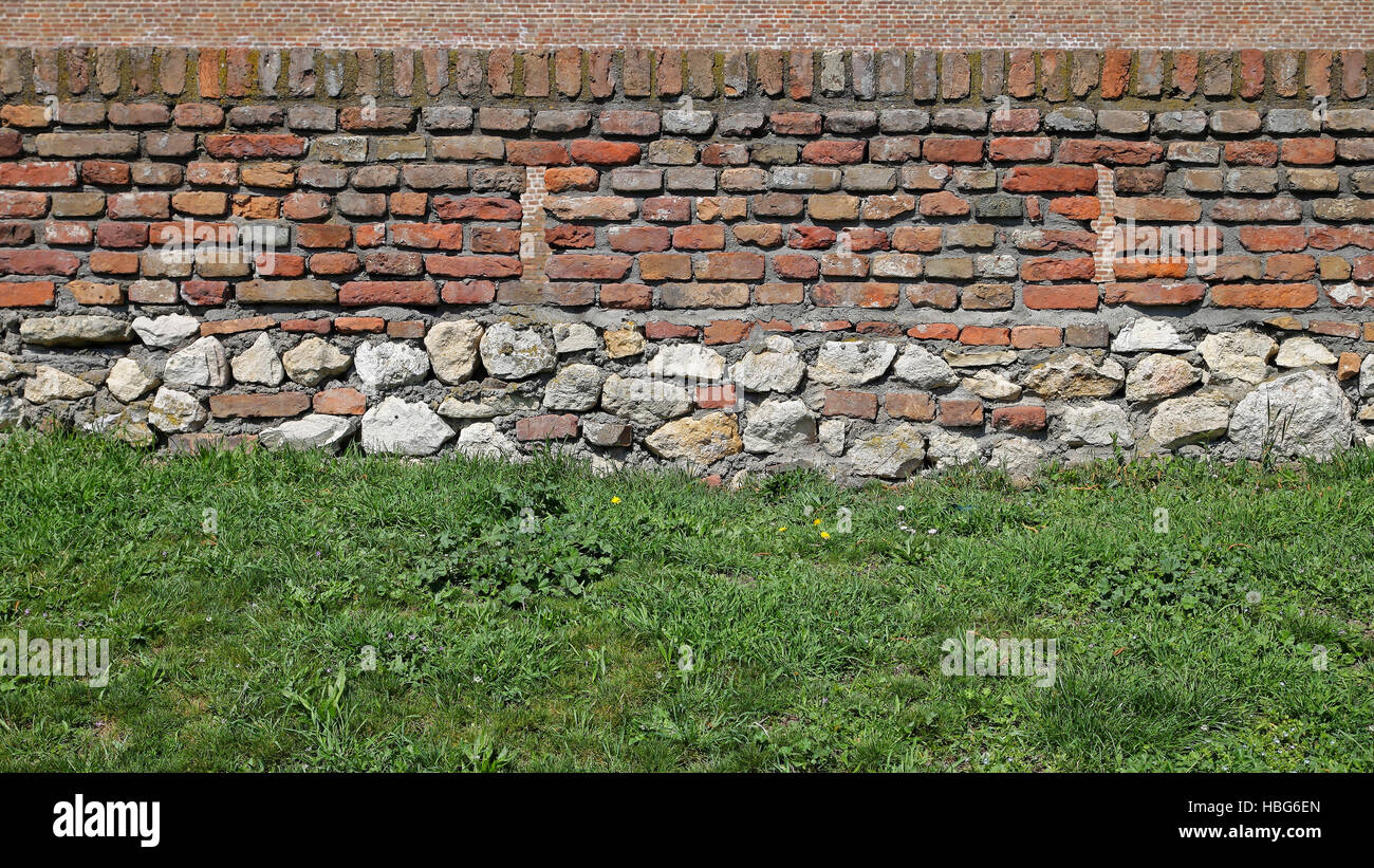 The park wall hi-res stock photography and images - Alamy