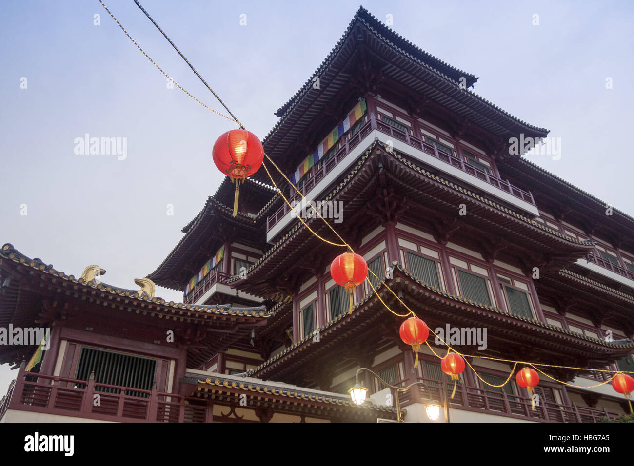 Buddha tooth temple Stock Photo - Alamy
