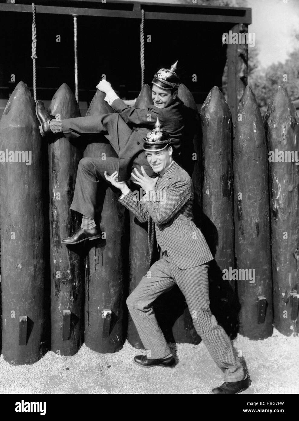 ALL QUIET ON THE WESTERN FRONT, Lew Ayres (top), Russell Gleason ...