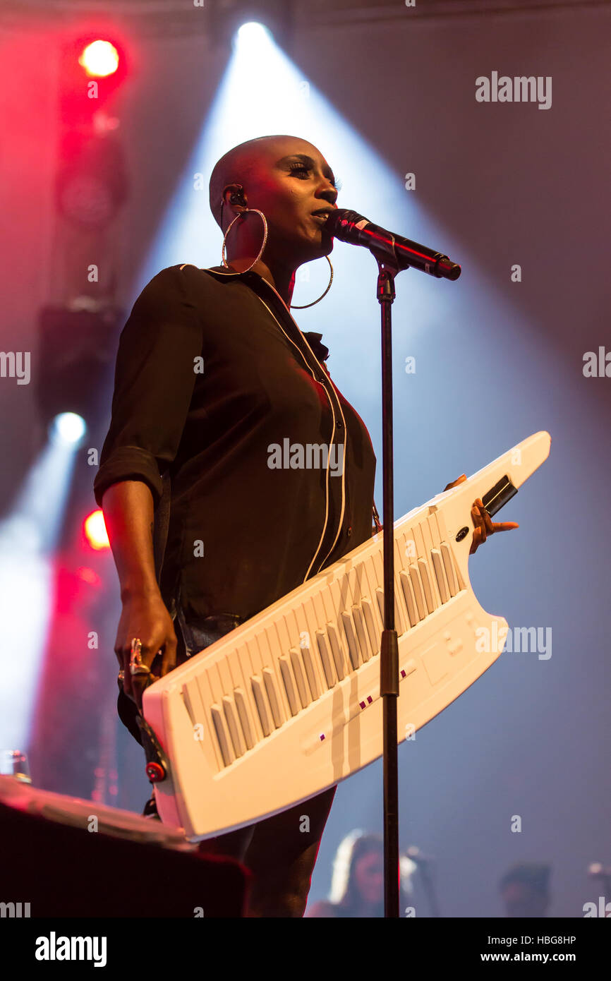 Laura mvula live concert hi-res stock photography and images - Alamy