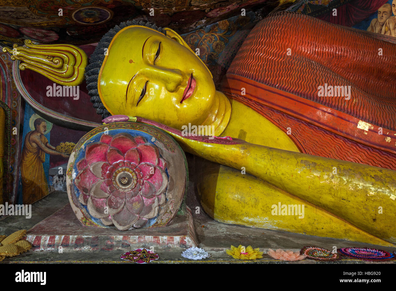 Reclining Buddha statue, Aluvihara Rock Cave Temple, Central Province ...