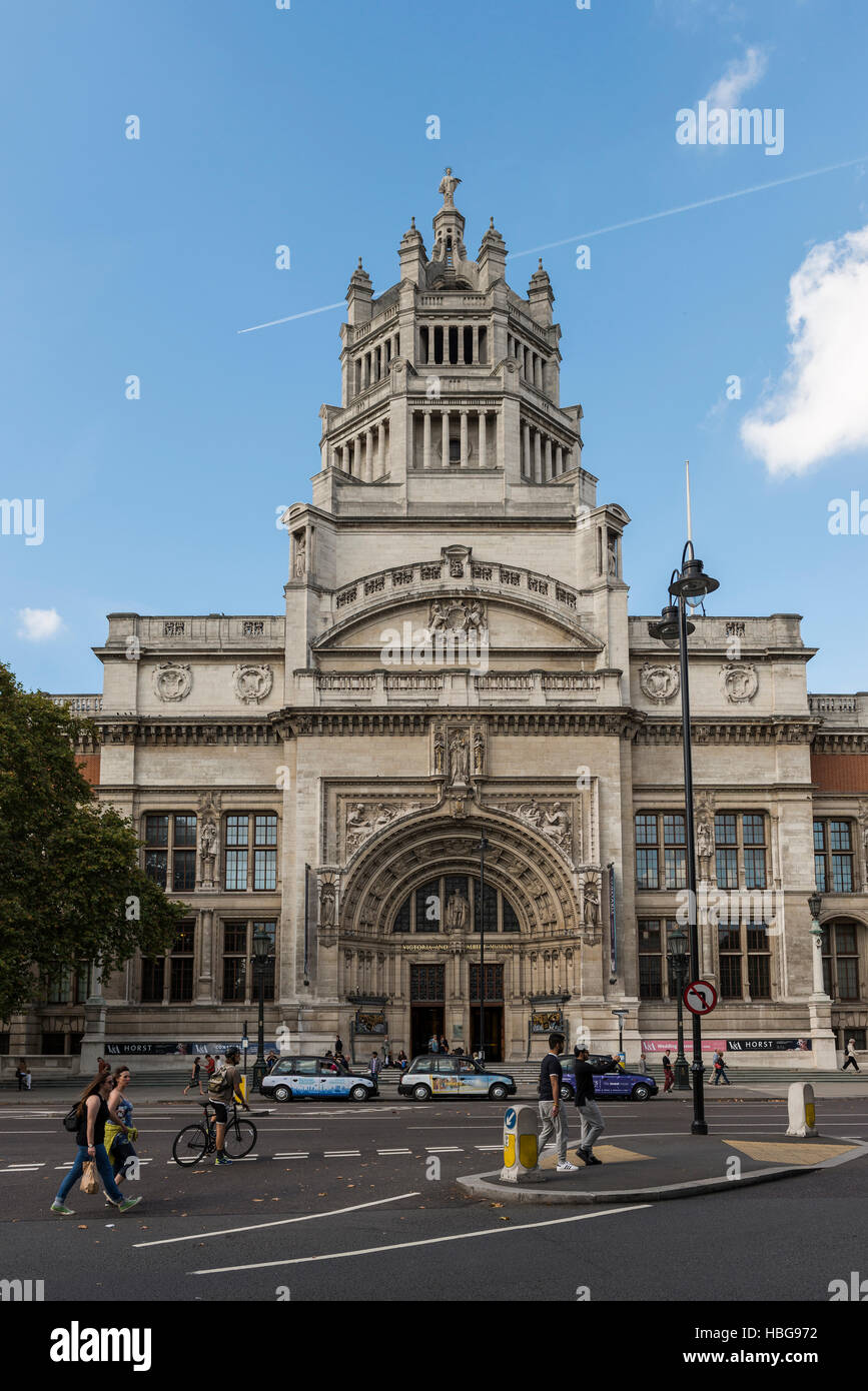 Victoria and albert museum london hi-res stock photography and images ...