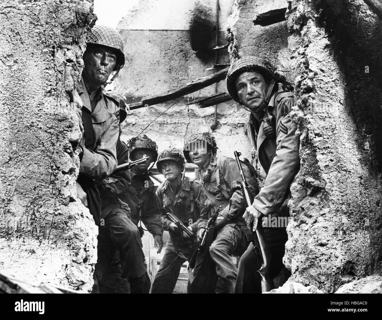 ANZIO, from left: Robert Mitchum, Reni Santoni, Earl Holliman, Joseph ...