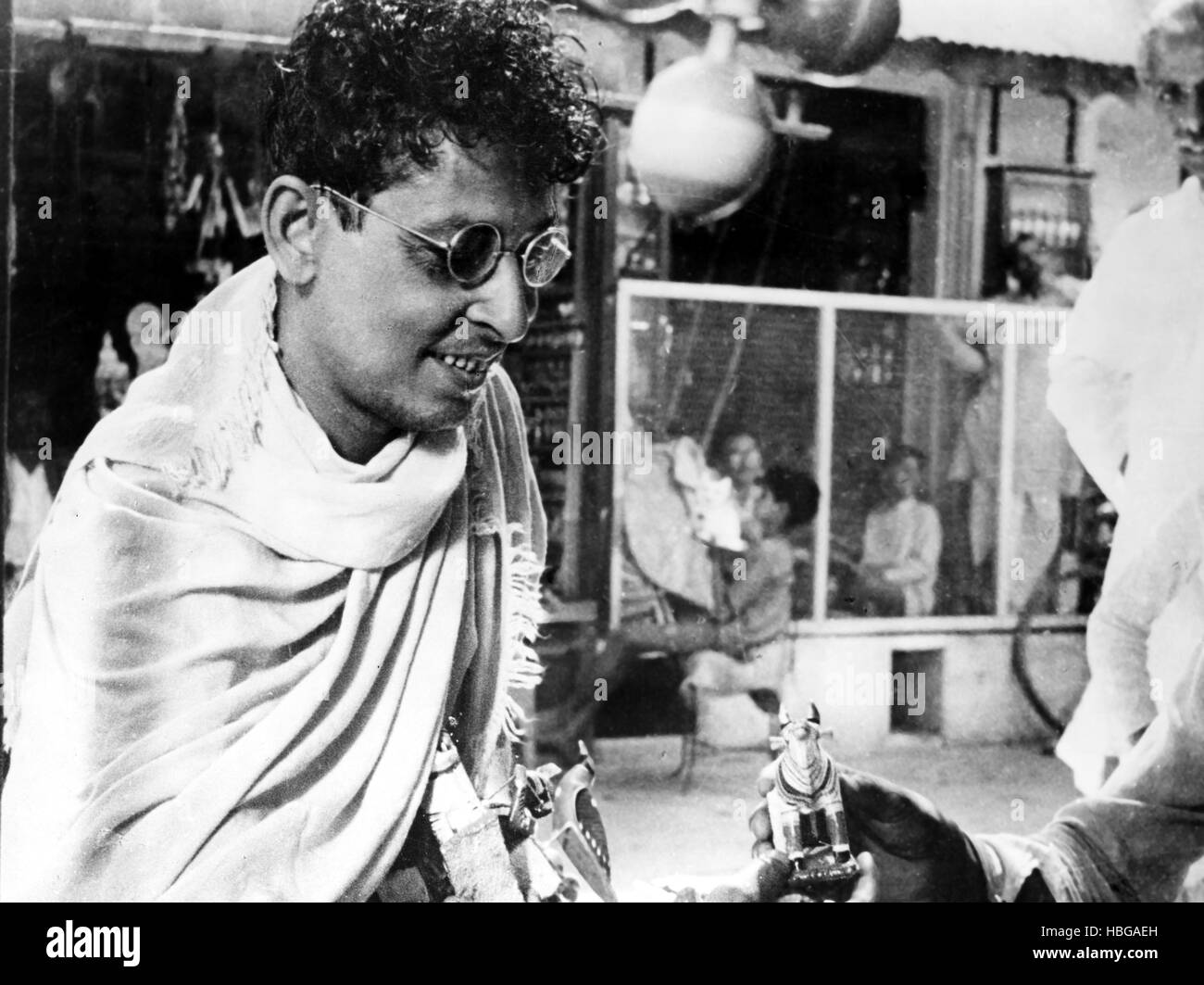APARAJITO, Kanu Bannerjee, 1957 Stock Photo - Alamy