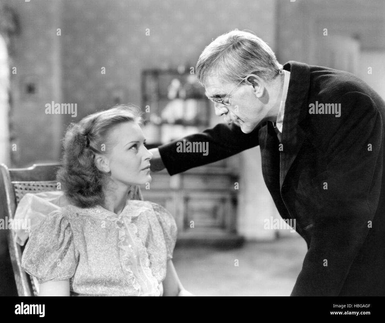 THE APE, from left: Maris Wrixon, Boris Karloff, 1940 Stock Photo - Alamy