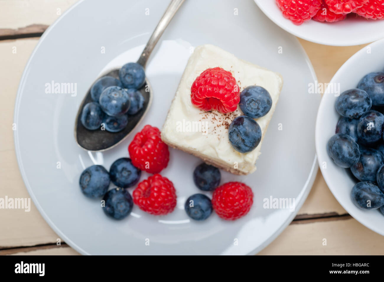 fresh raspberry and blueberry cake Stock Photo - Alamy