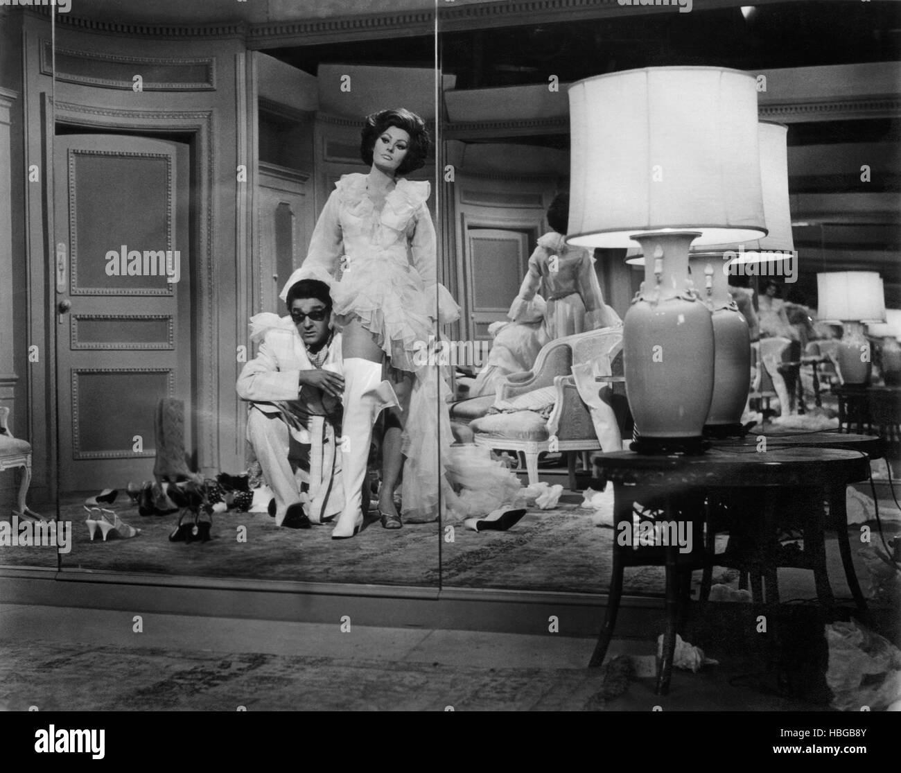 ARABESQUE, Alan Badel, Sophia Loren, 1966 Stock Photo - Alamy