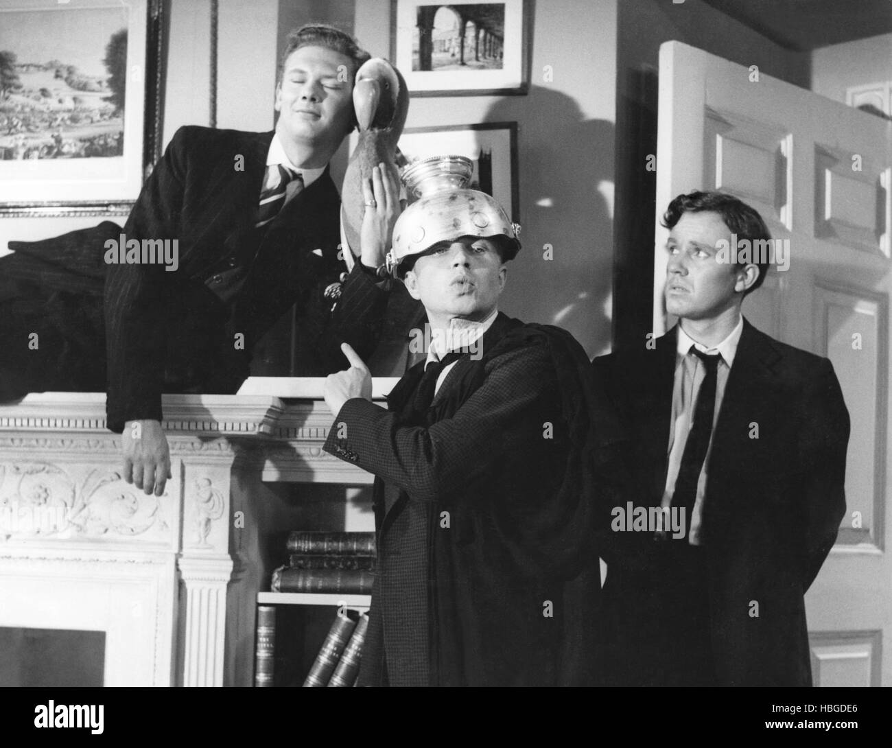 BACHELOR OF HEARTS, (aka KNAVE OF HEARTS), from left: Jeremy Burnham ...