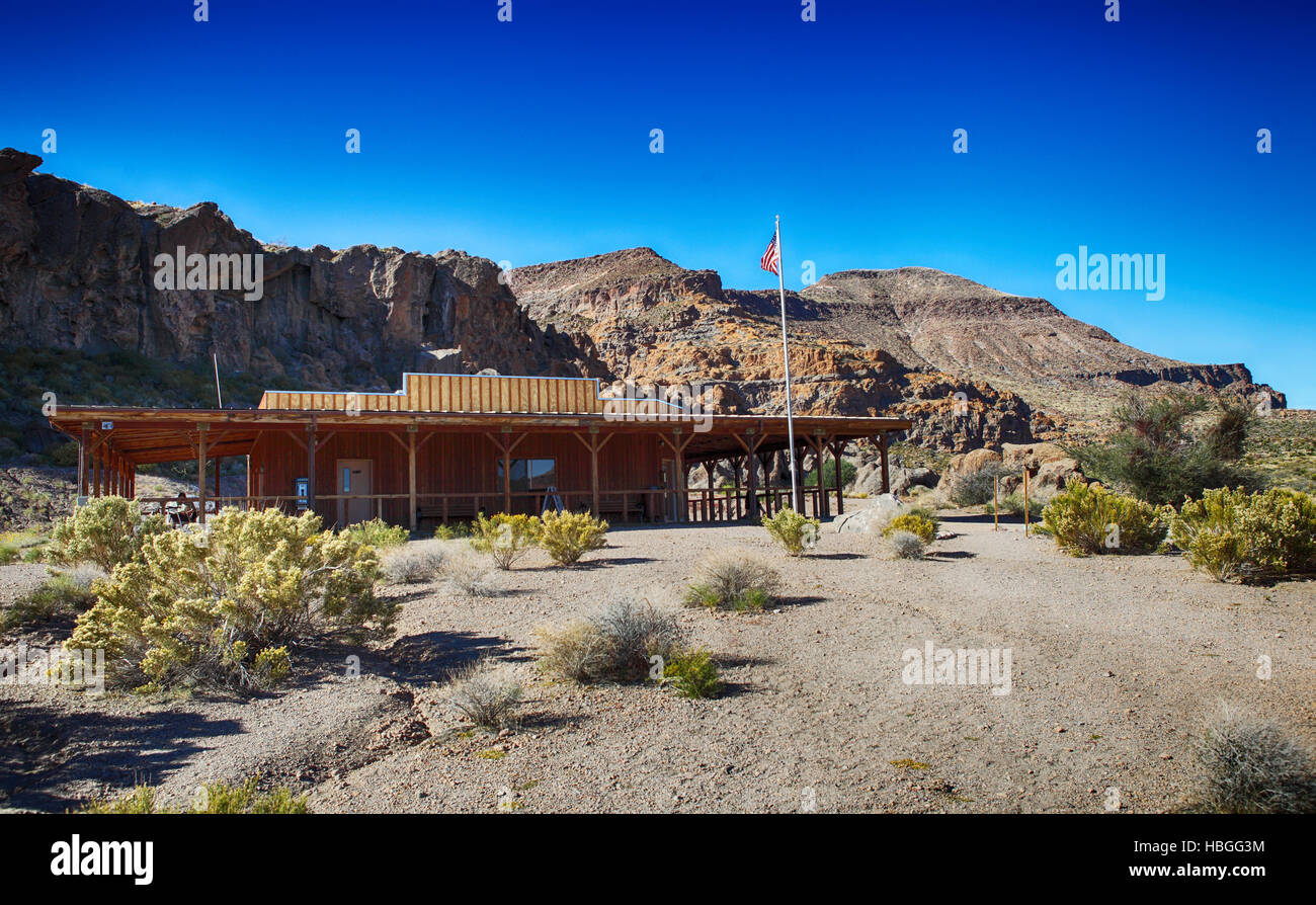 ranch in desert Stock Photo - Alamy