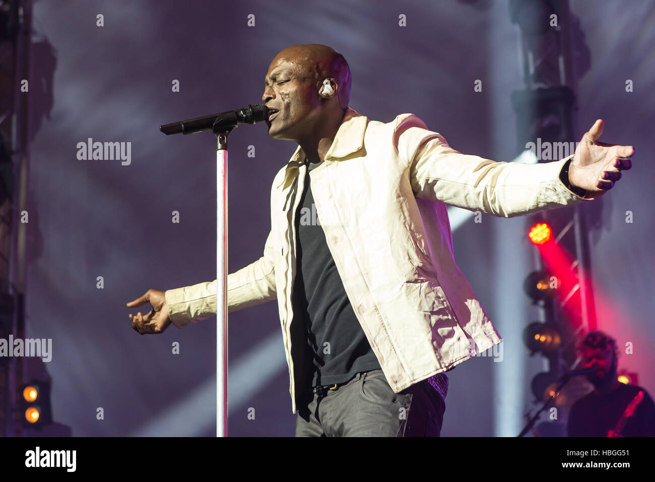 Seal musician hi-res stock photography and images - Alamy