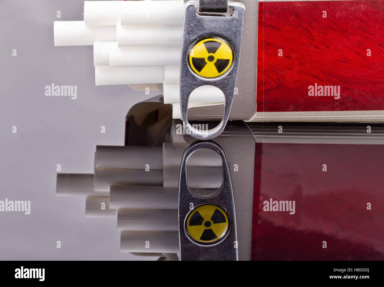 Cigarettes warning label hi-res stock photography and images - Alamy