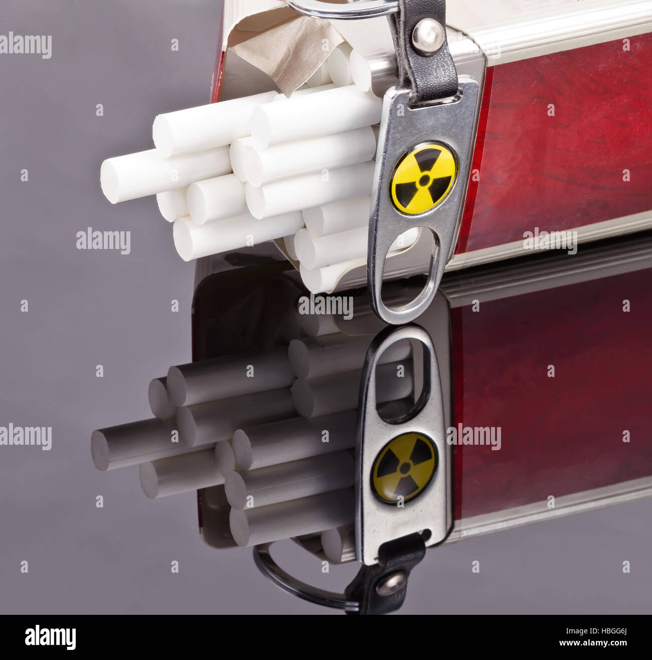 Cigarettes warning label hi-res stock photography and images - Alamy