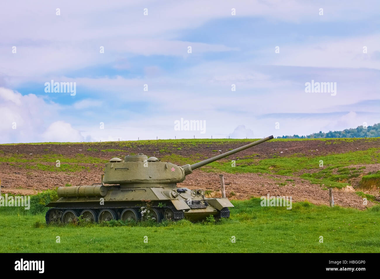Battle tank on fire hi-res stock photography and images - Alamy