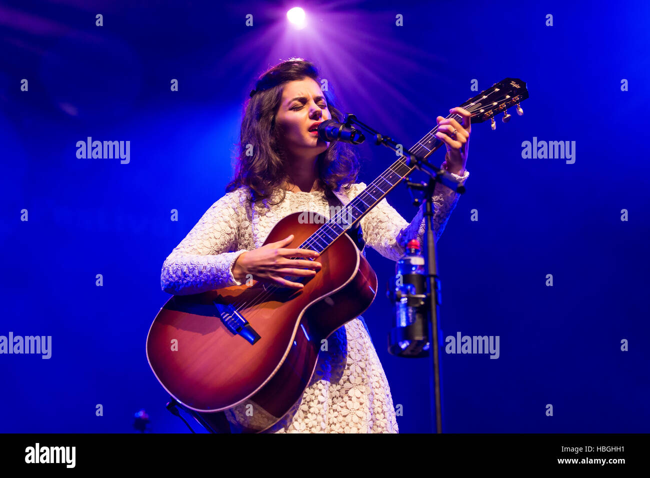 Katie hall musician hi-res stock photography and images - Alamy