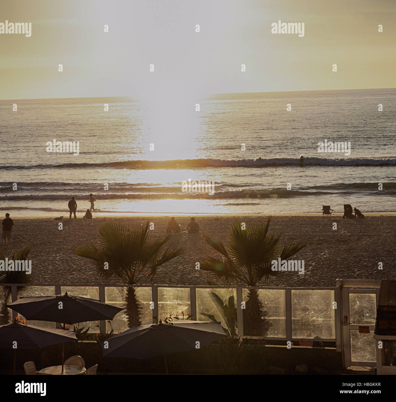 Beautyful sunset sea beach hi-res stock photography and images - Alamy