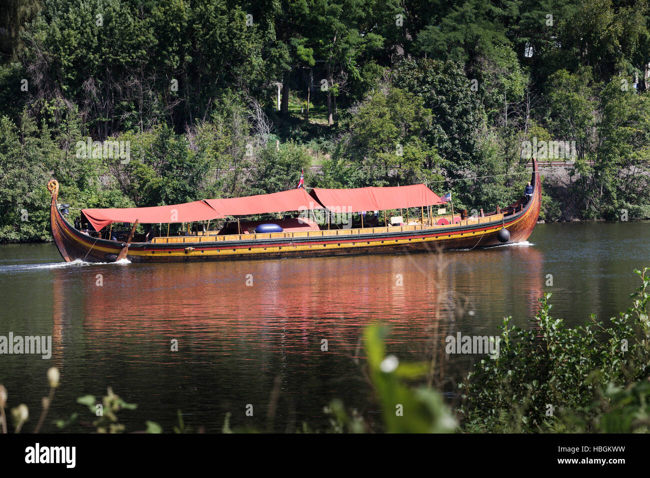 Viking longship hi-res stock photography and images - Alamy