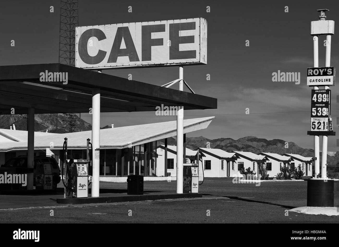 Empty filling station hi-res stock photography and images - Alamy