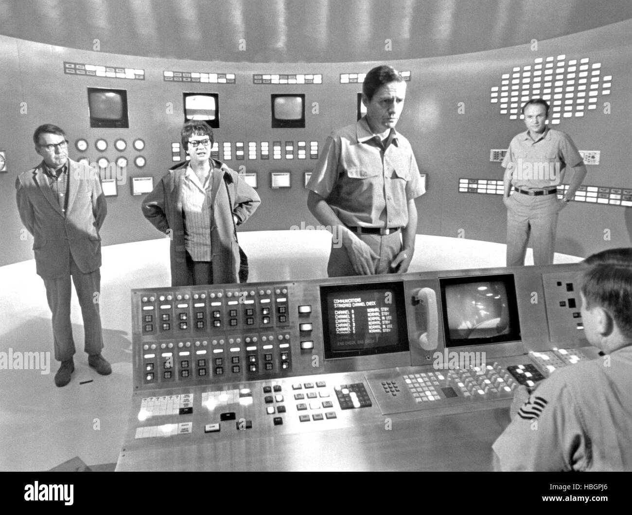 THE ANDROMEDA STRAIN, from left, David Wayne, Kate Reid, Arthur Hill ...