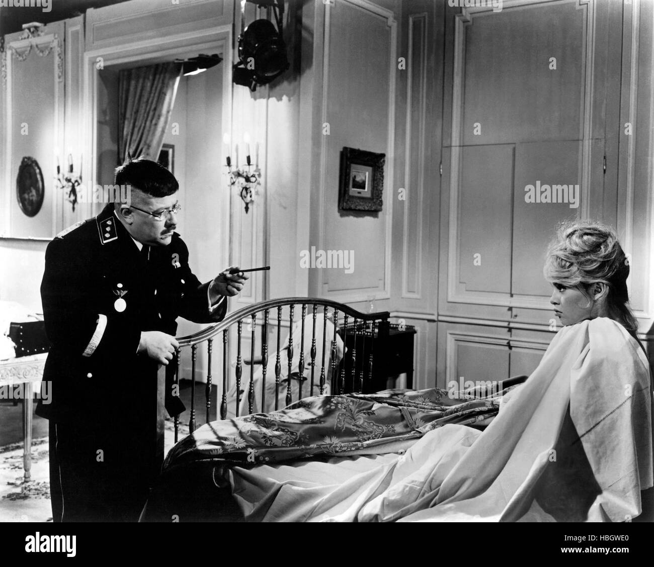 BABETTE GOES TO WAR, Francis Blanche, Brigitte Bardot, 1959 Stock Photo ...