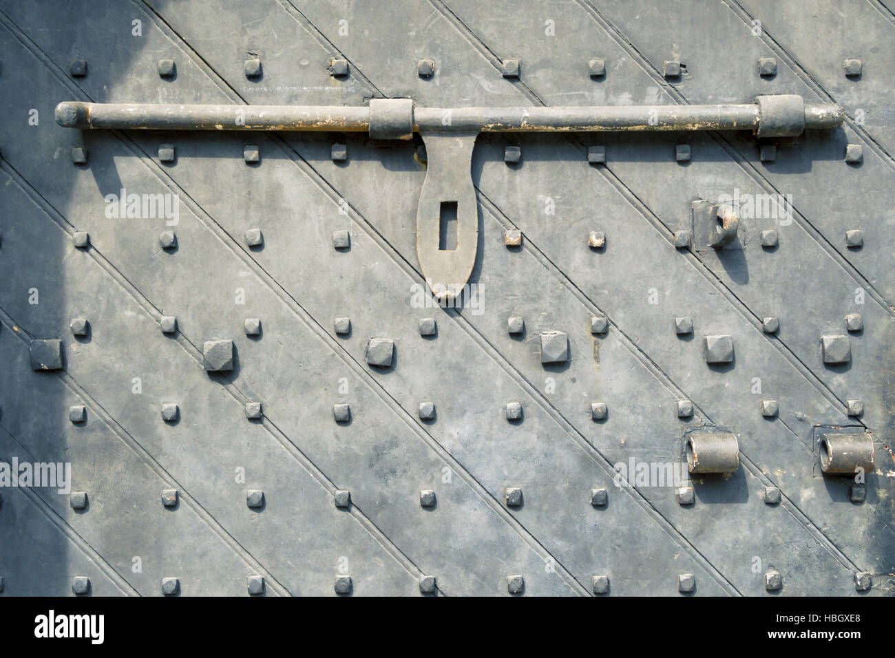 Ancient door lock hi-res stock photography and images - Alamy