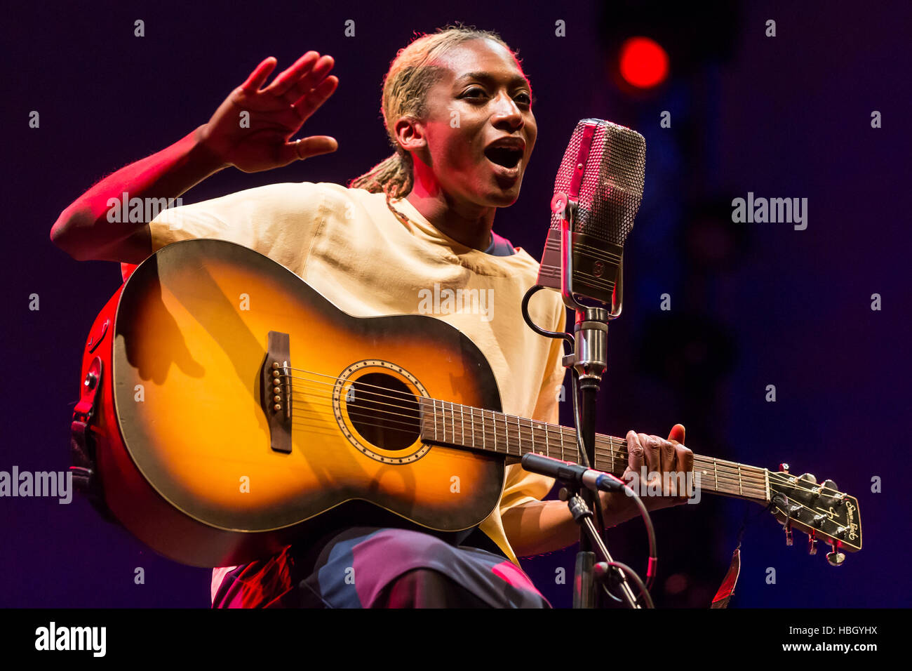 Ni singer hi-res stock photography and images - Alamy