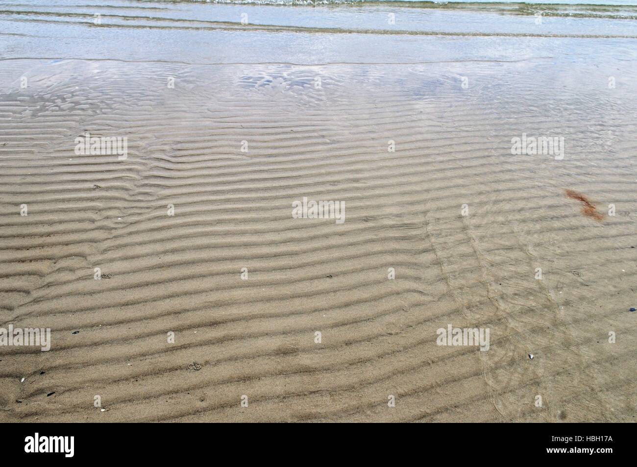 Ripple waveform hi-res stock photography and images - Alamy