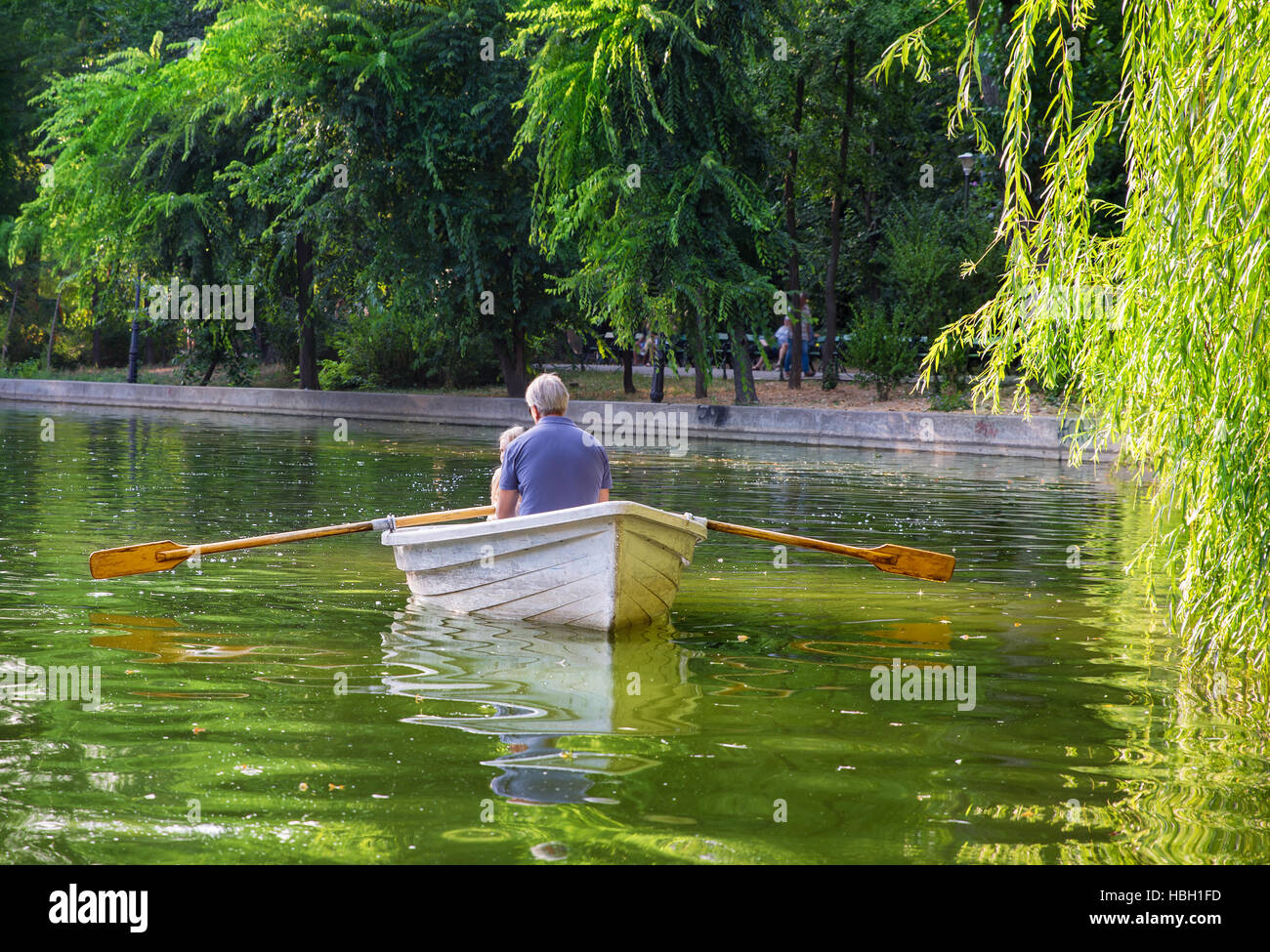 Beautiful green park recreation park hi-res stock photography and ...