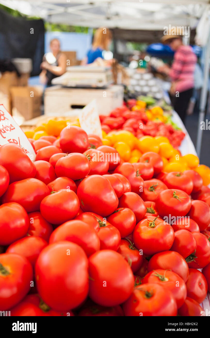 Food display organic farmers market hi-res stock photography and images ...