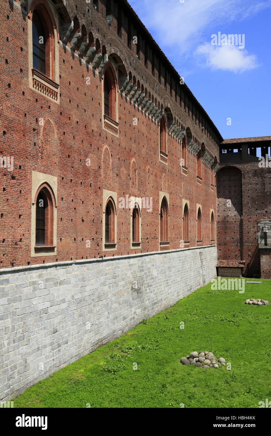 Castello sforzesco medieval castle milan hi-res stock photography and ...