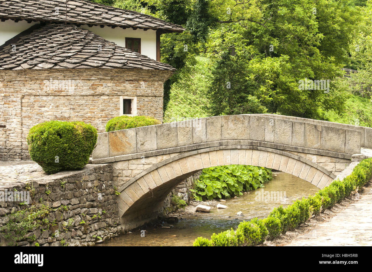 Vaulted stone bridge hi-res stock photography and images - Alamy