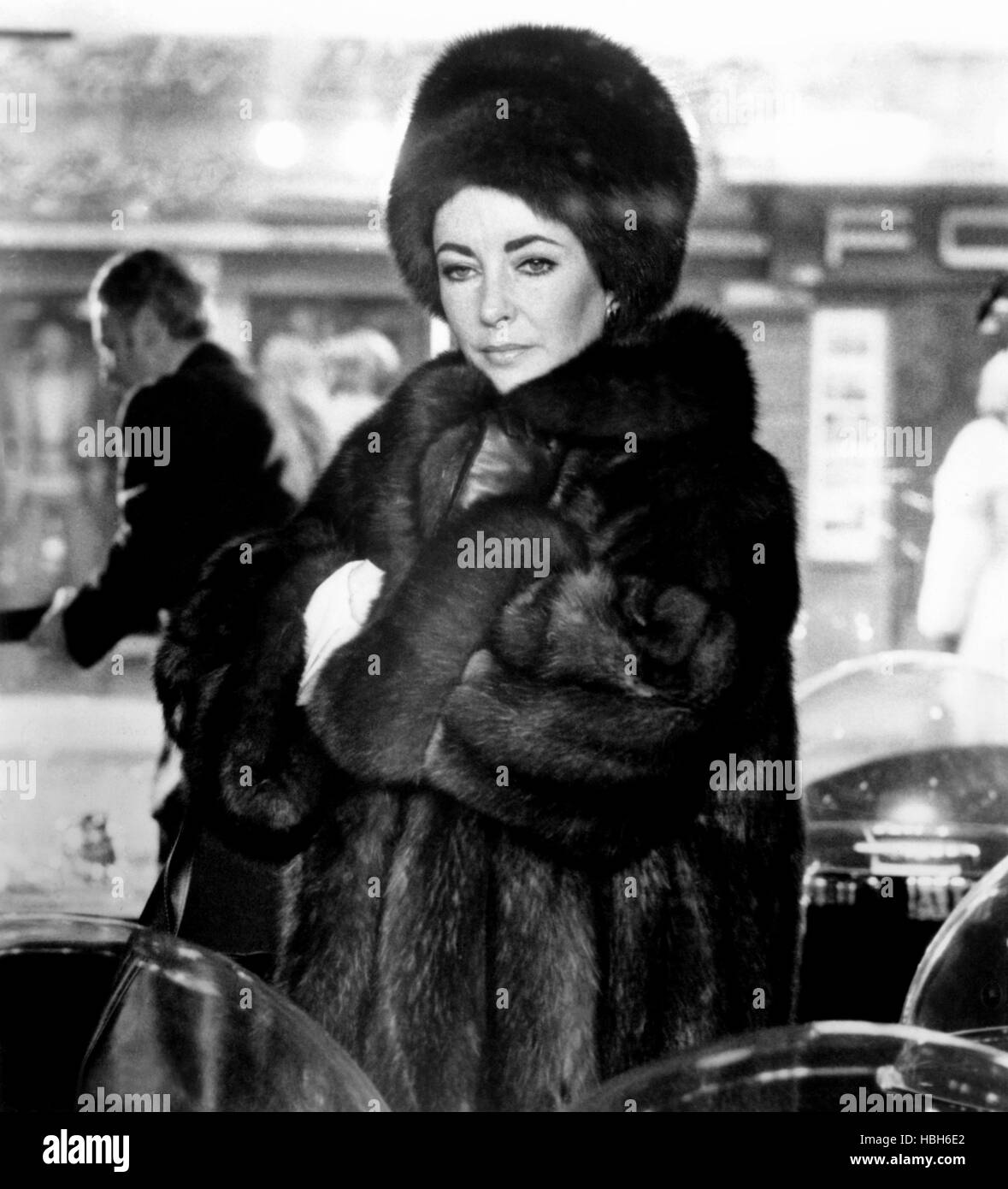 Fur coat elizabeth taylor hi-res stock photography and images - Alamy