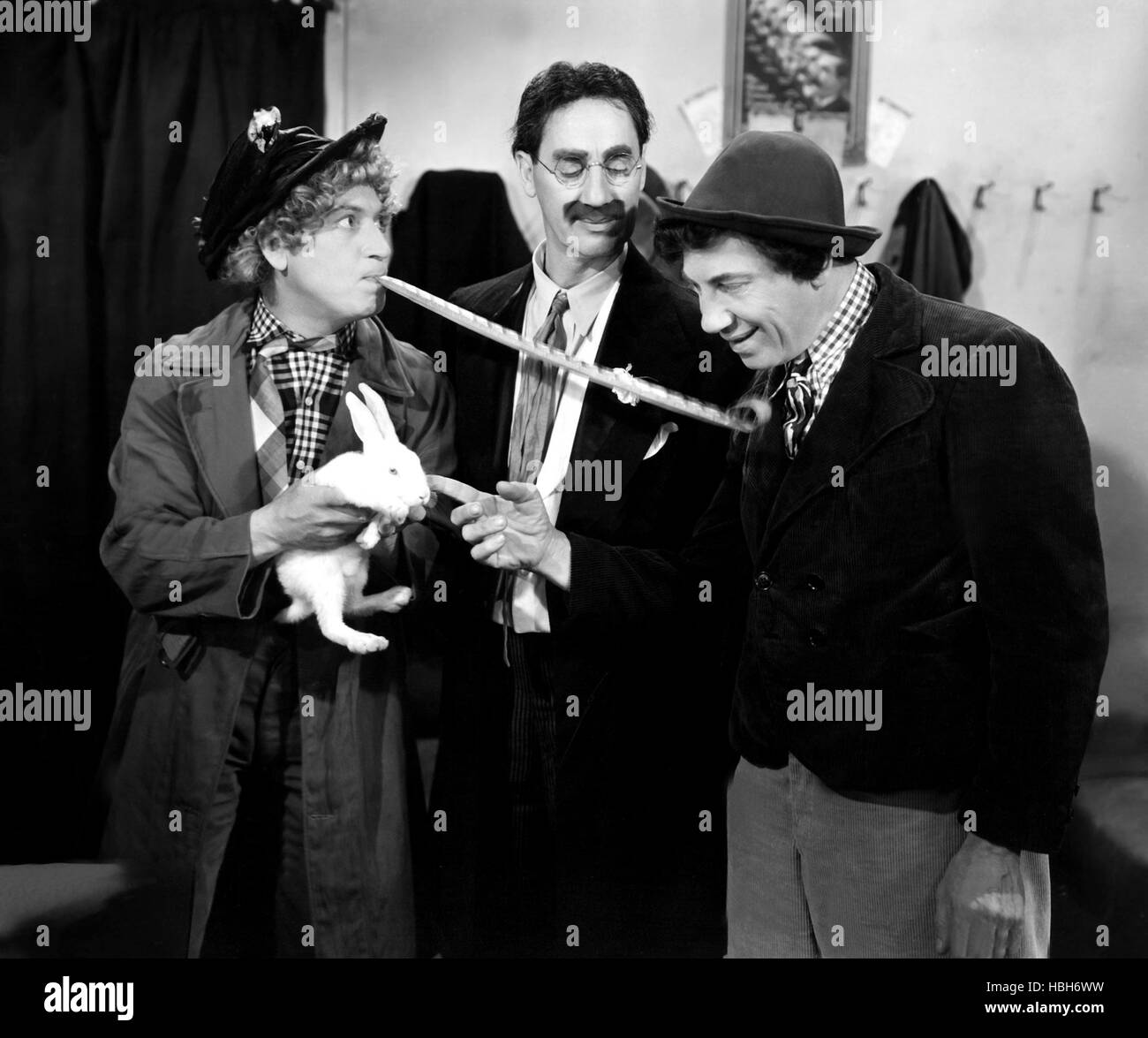 AT THE CIRCUS, Harpo Marx, Groucho Marx, Chico Marx, 1939 Stock Photo ...