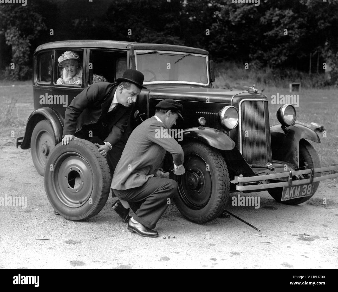 AUNT CLARA, Margaret Rutherford, Ronald Shiner, 1954 Stock Photo - Alamy