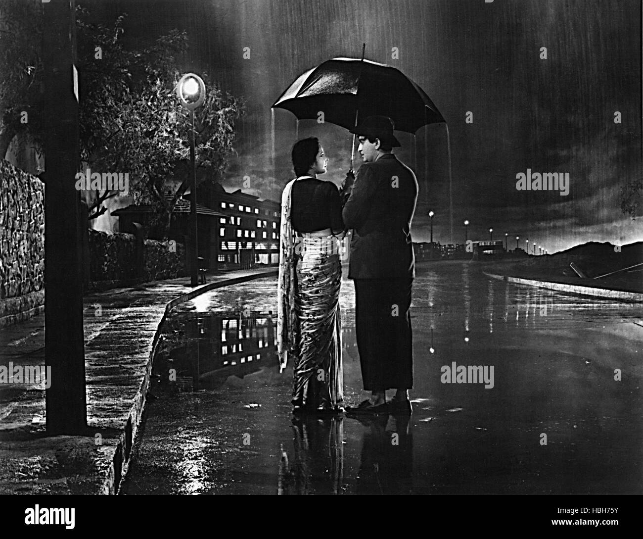 AWAARA, Nargis, Raj Kapoor, 1951 Stock Photo - Alamy