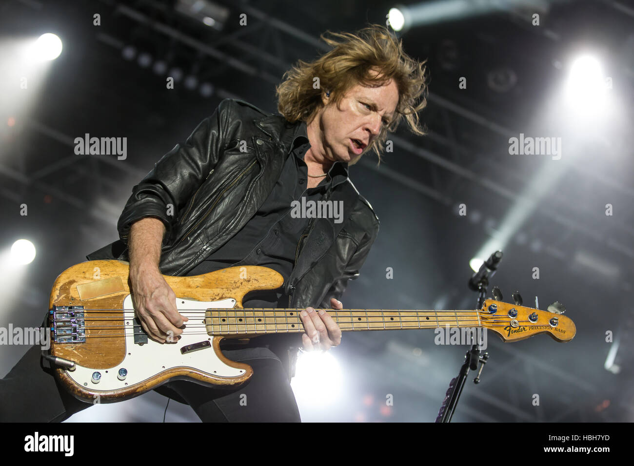 Mick jones of foreigner hi-res stock photography and images - Alamy
