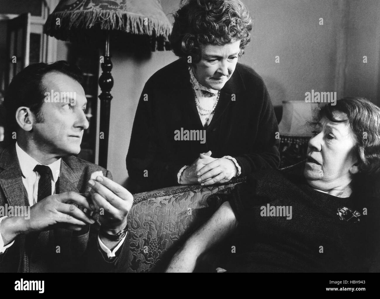 THE BEAST IN THE CELLAR, David Dodimead, Beryl Reid, Flora Robson, 1970 ...