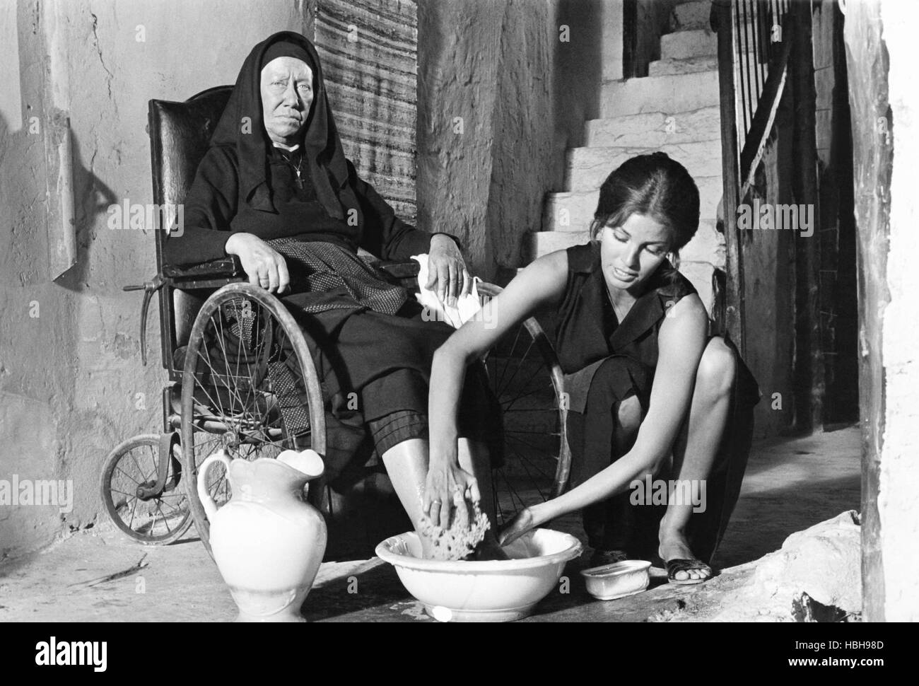 THE BELOVED, (aka SIN), from left: Flora Robson, Raquel Welch, 1971 Stock Photo - Alamy