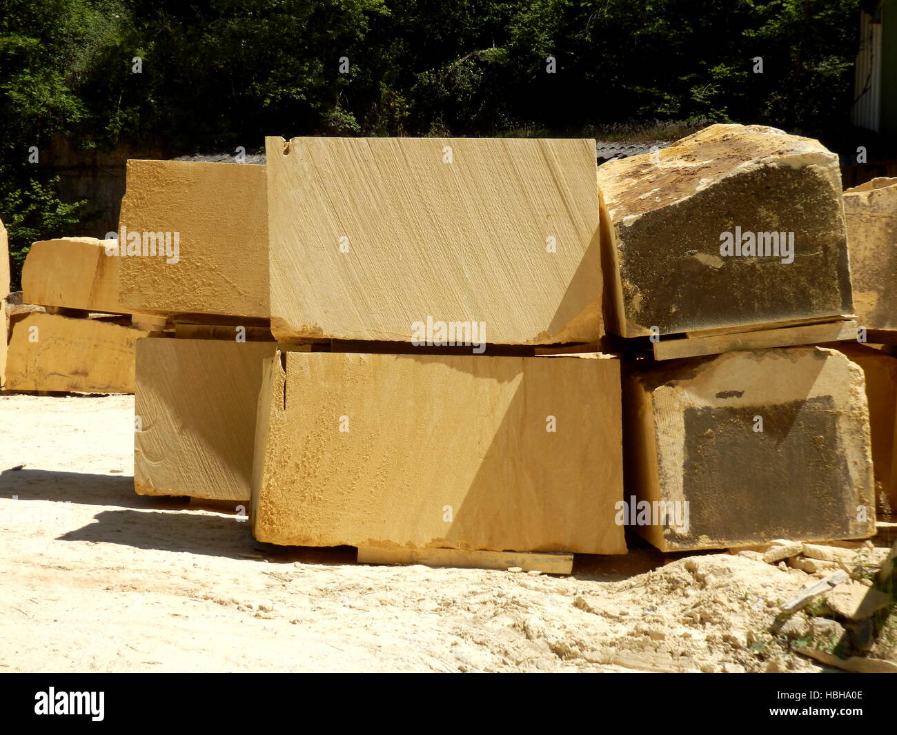Limestone blocks hi-res stock photography and images - Alamy
