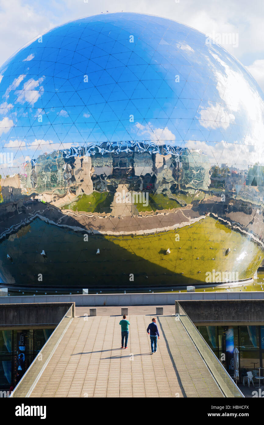 La Geode in the Parc de la Villette, Paris, France Stock Photo - Alamy