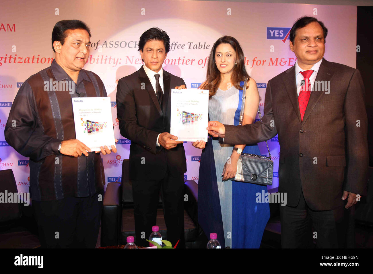 Rana Kapoor Shah Rukh Khan Radha Kapoor during launch of ASSOCHAM ...