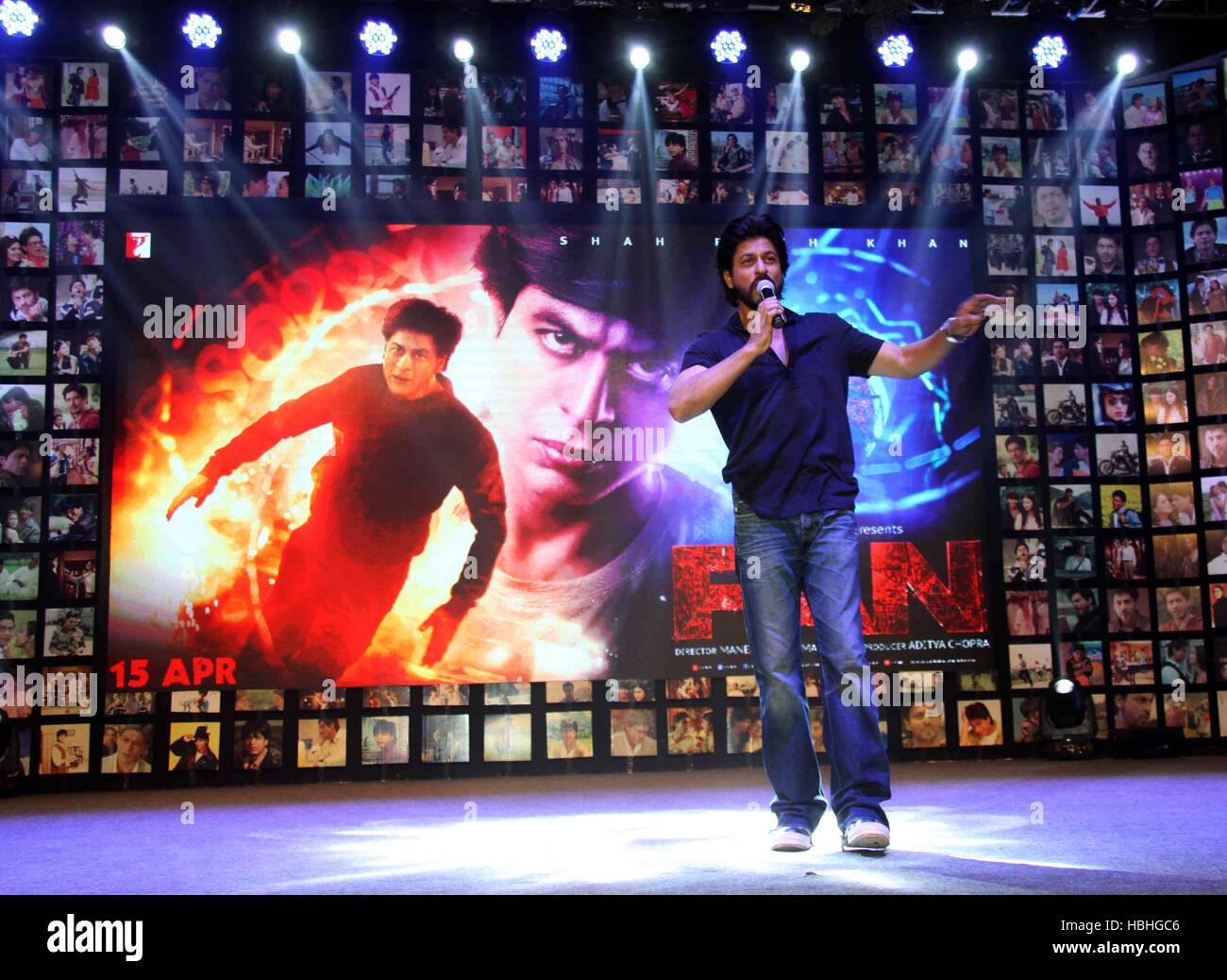 Shahrukh Khan speaking on microphone, Indian Bollywood actor at launch ...