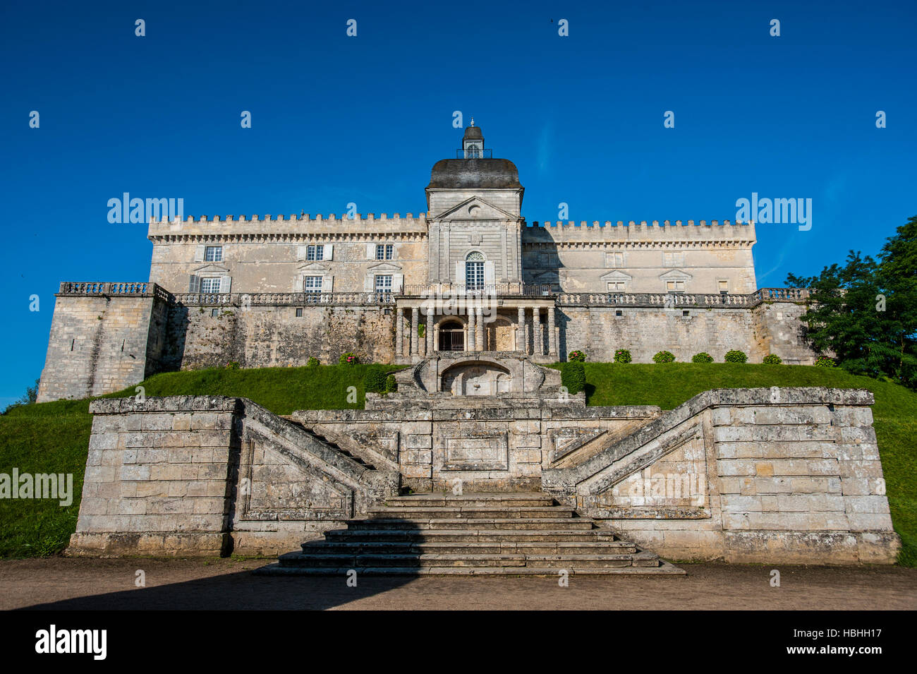 Castle of vayres in gironde hi-res stock photography and images - Alamy