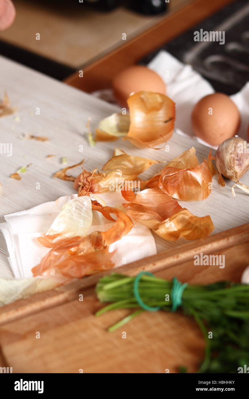 Onion peel. Making Chicken and Egg Galette Series Stock Photo - Alamy