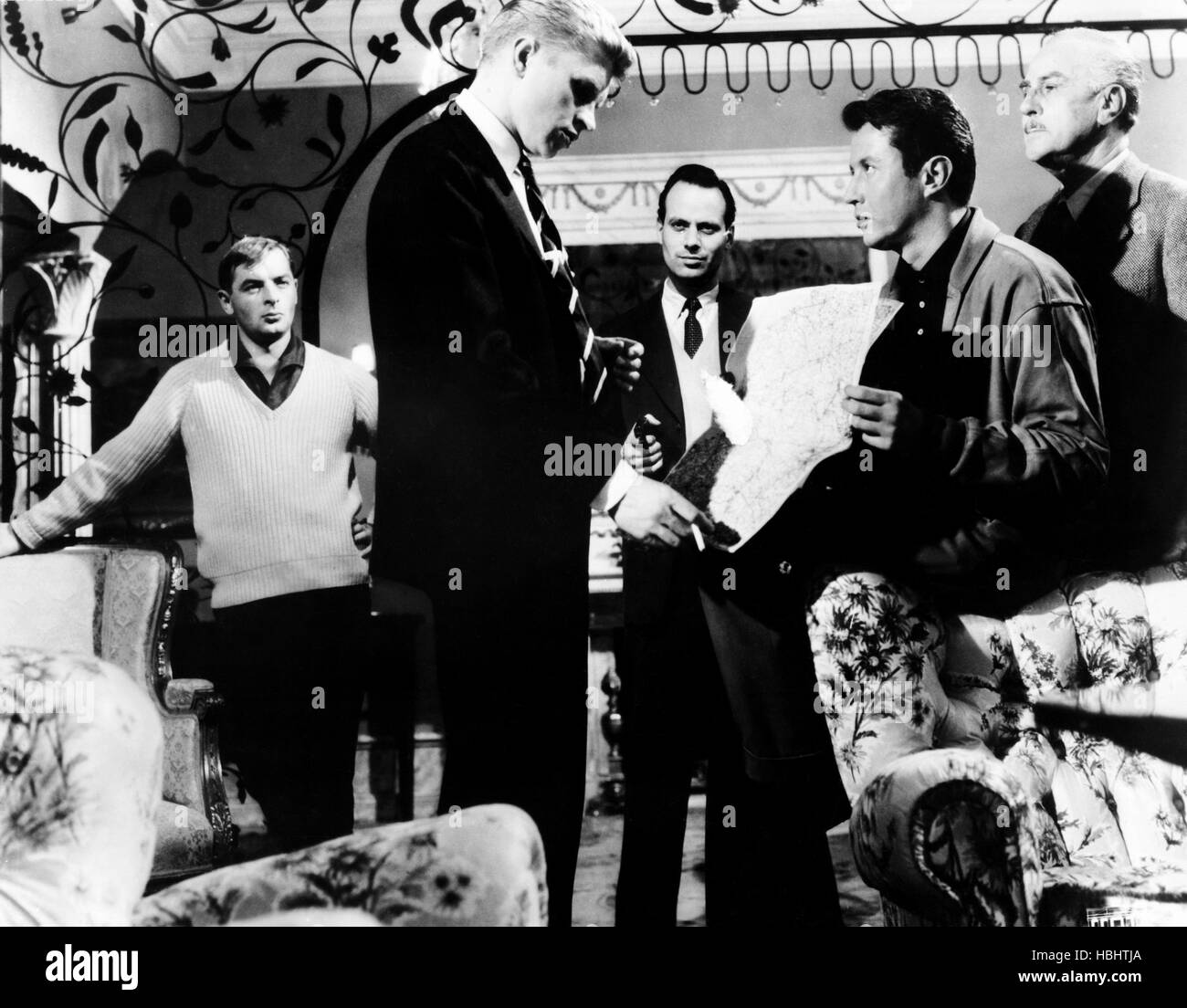 BANKTRESOR 713, (aka BANK VAULT 713), Hardy Kruger (looking at map ...