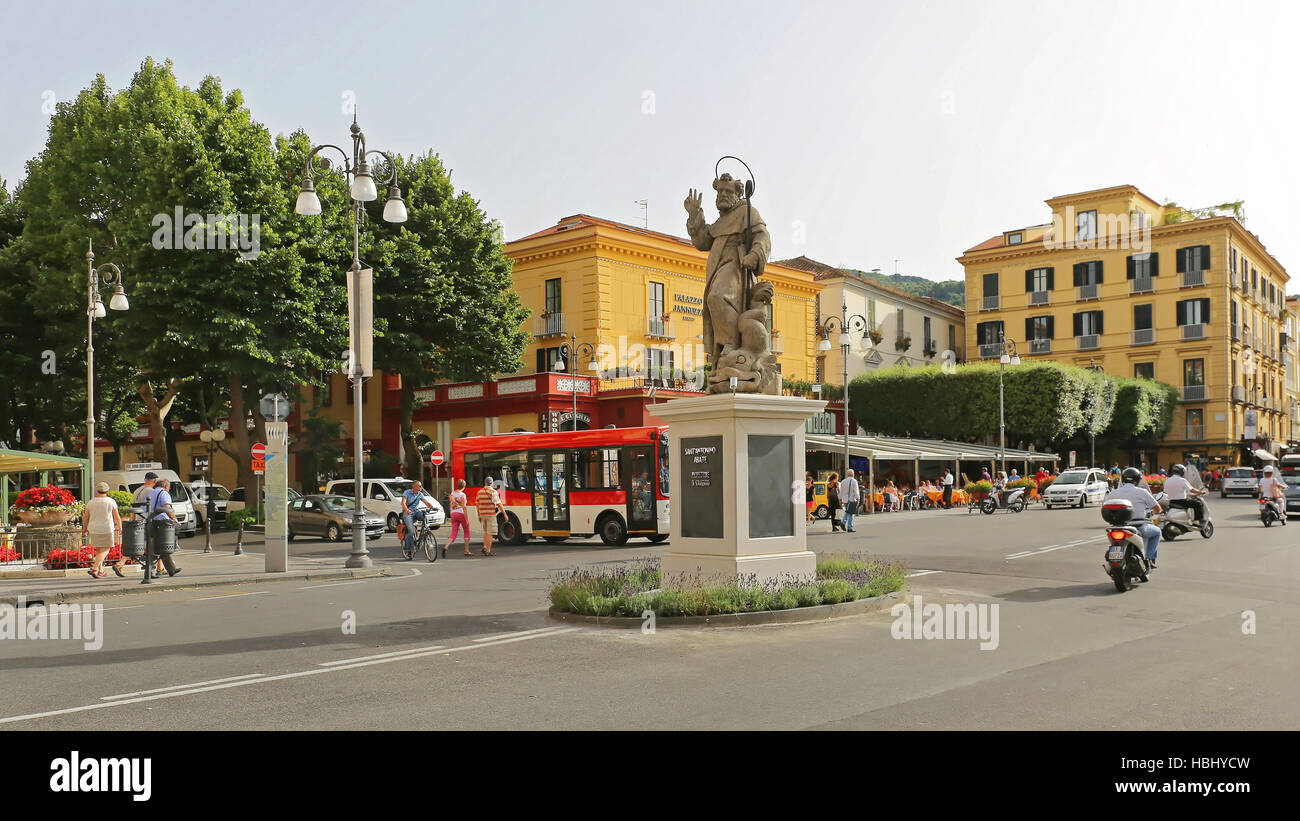 Sorrento italy town square hi-res stock photography and images - Alamy